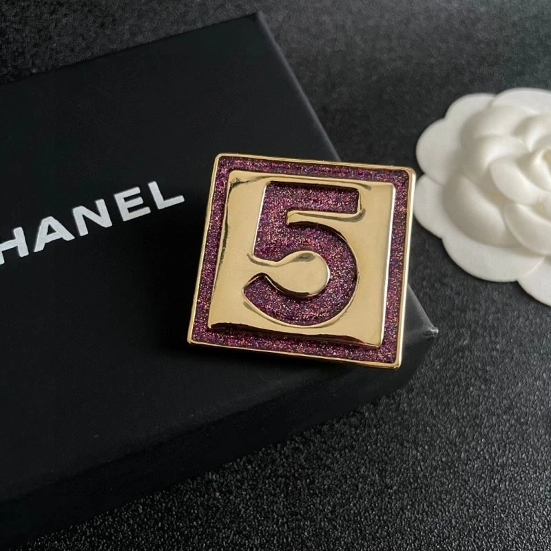 High fidelity Chanel Brooches