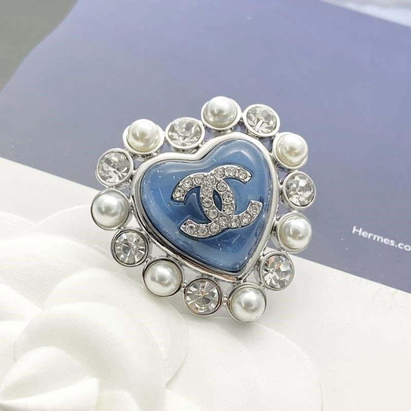 Accurate model Chanel Brooches
