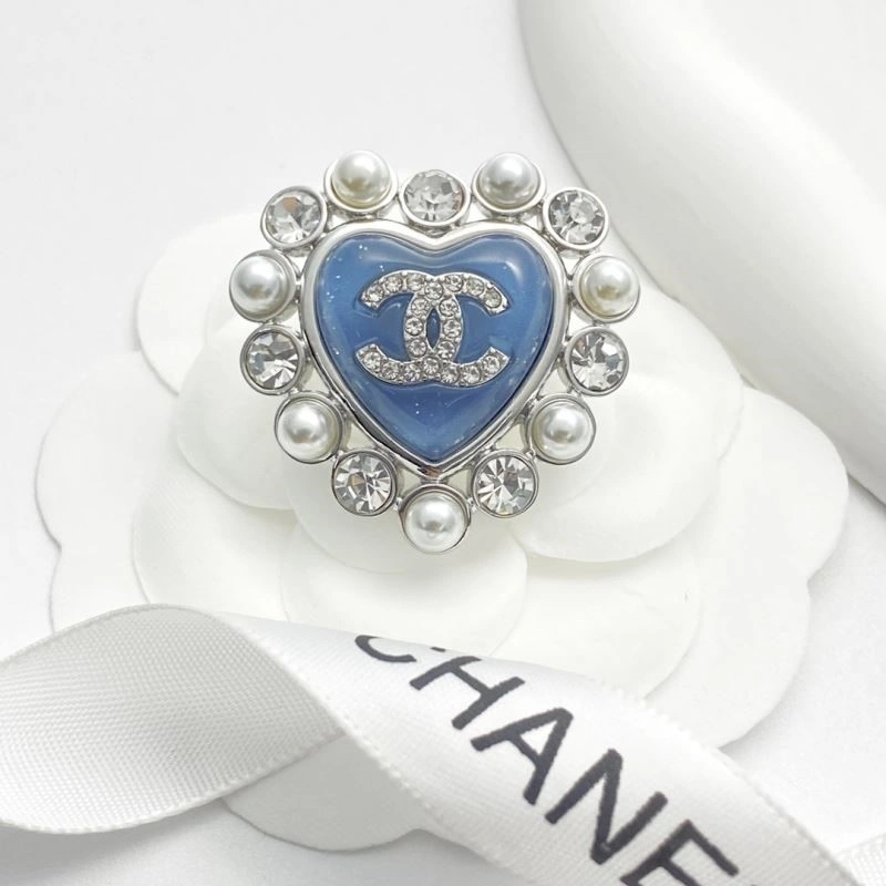 Accurate model Chanel Brooches