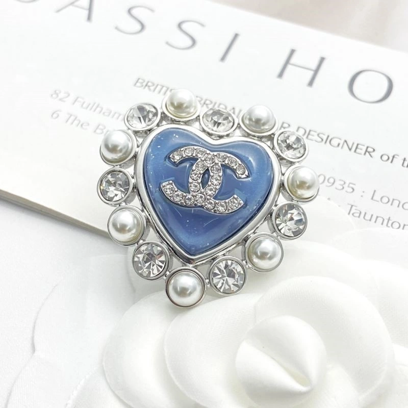 Accurate model Chanel Brooches