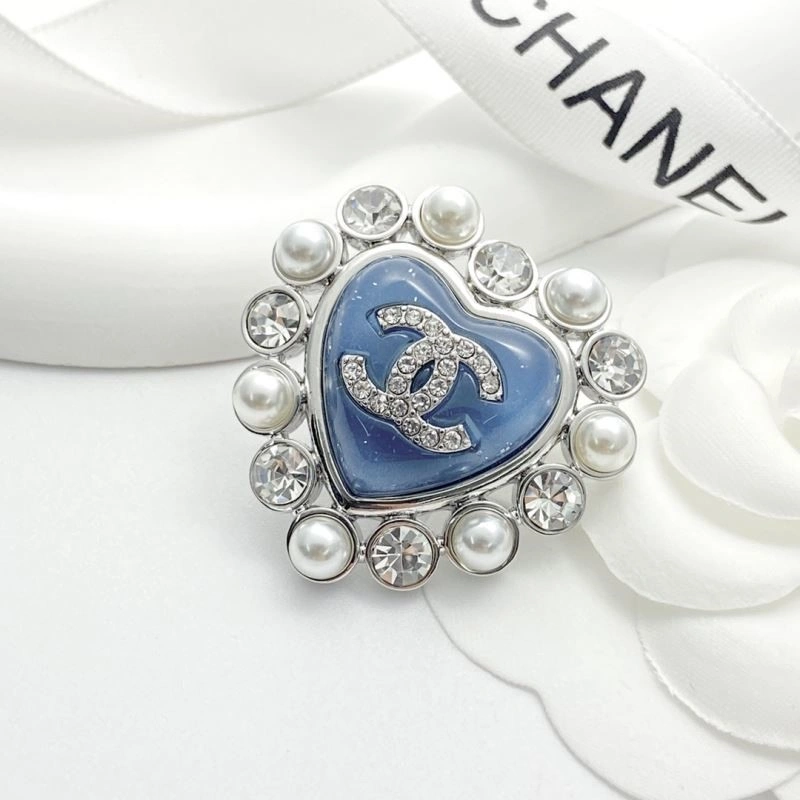 Accurate model Chanel Brooches
