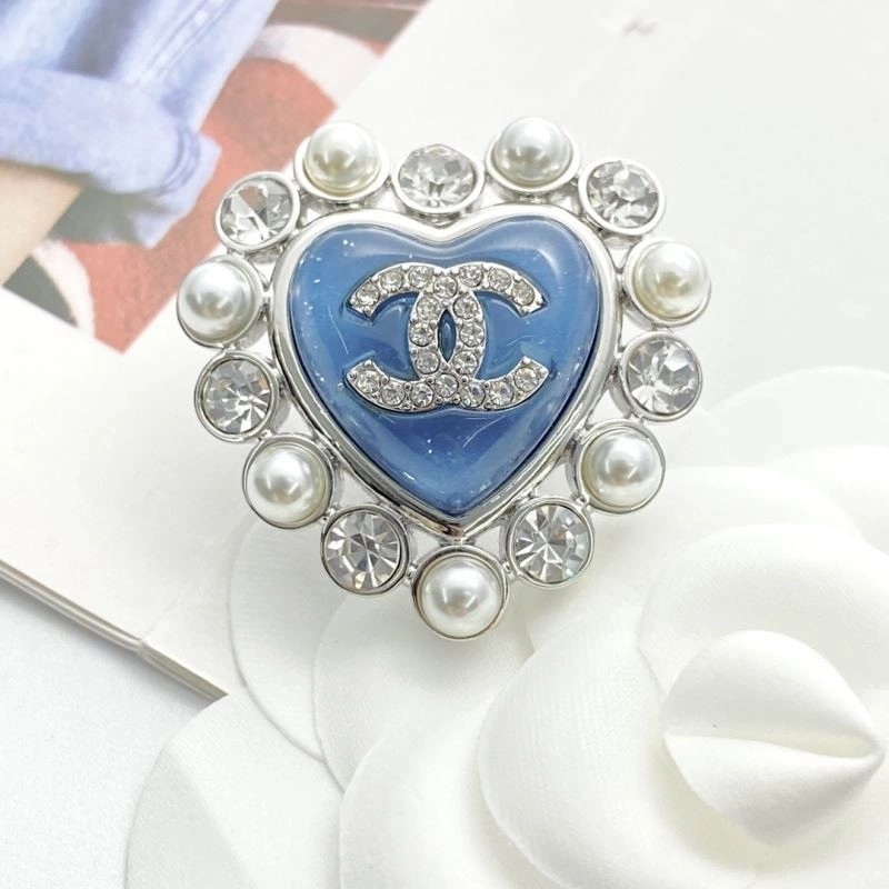 Accurate model Chanel Brooches