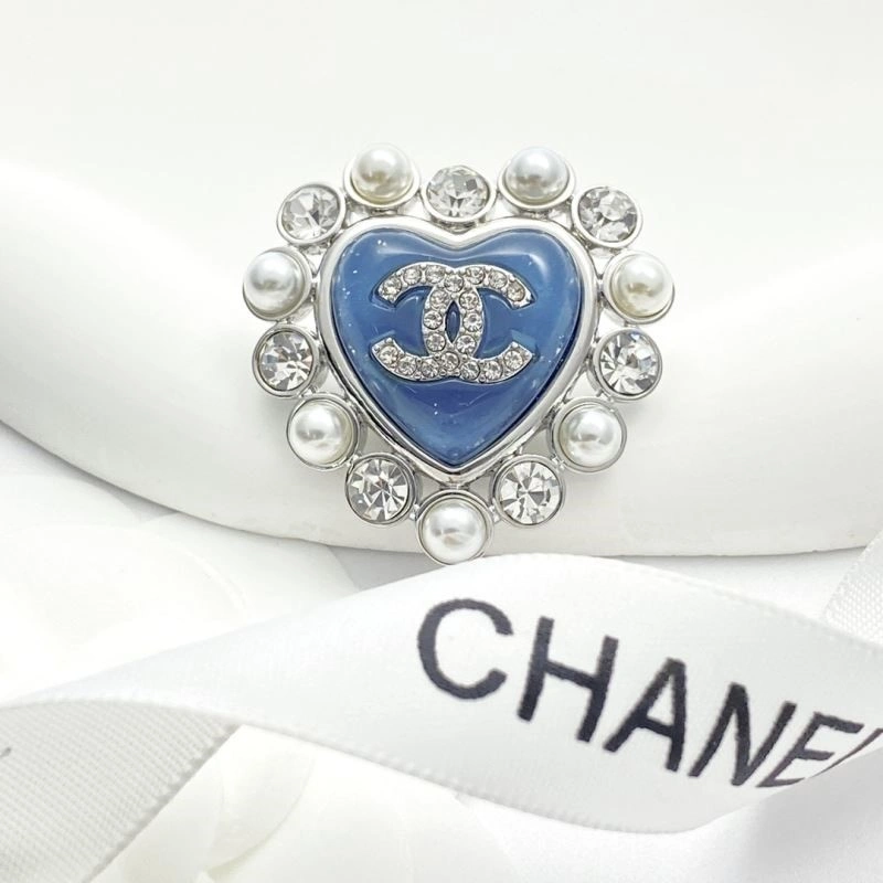 Accurate model Chanel Brooches