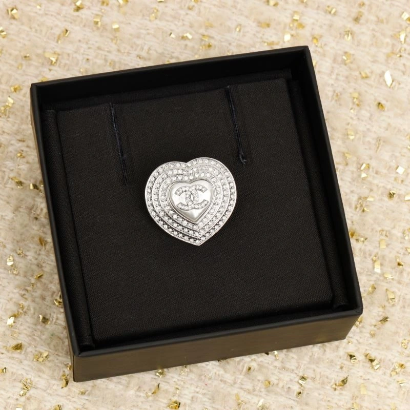 High fidelity Chanel Brooches