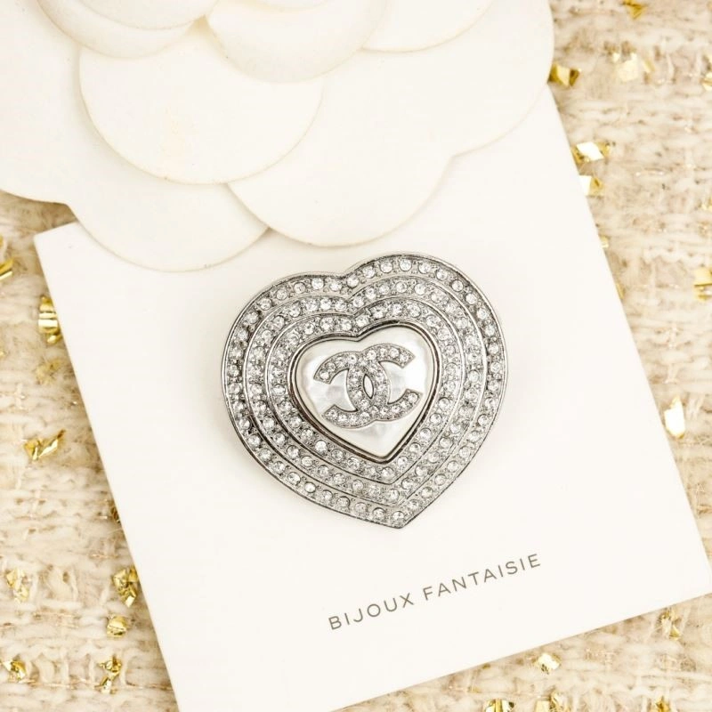 High fidelity Chanel Brooches