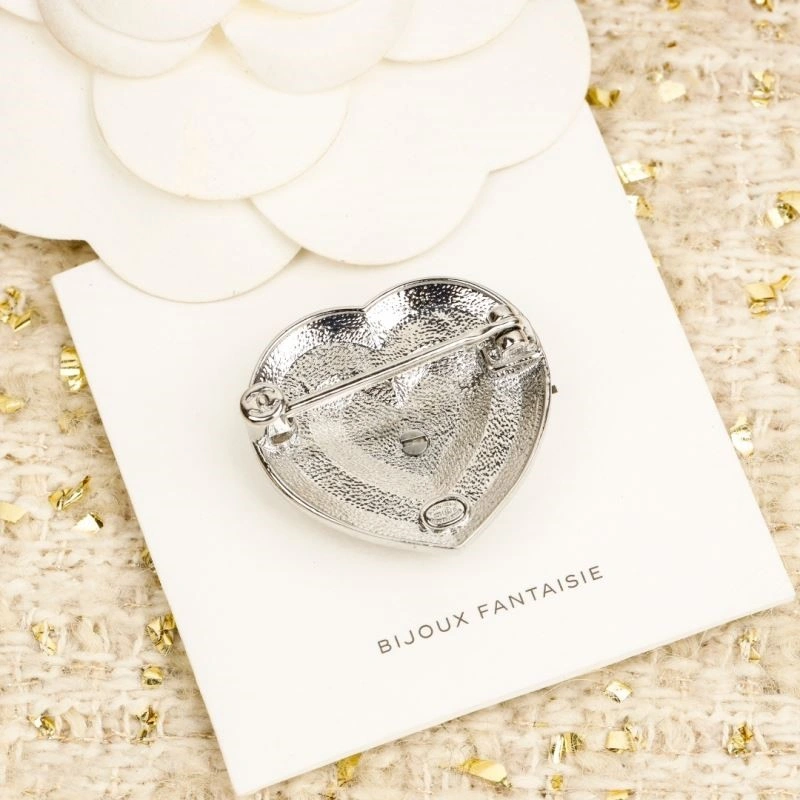 High fidelity Chanel Brooches