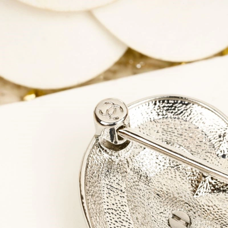 High fidelity Chanel Brooches