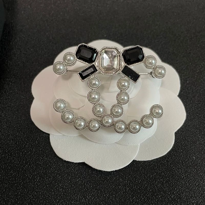 Accurate model Chanel Brooches