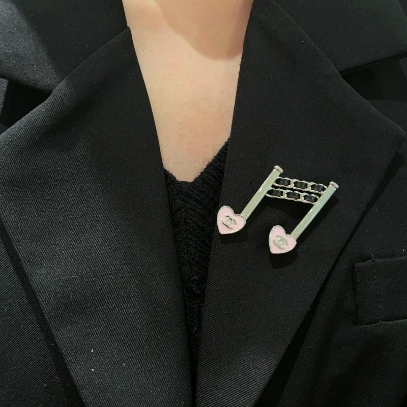 Brand-original Chanel Brooches