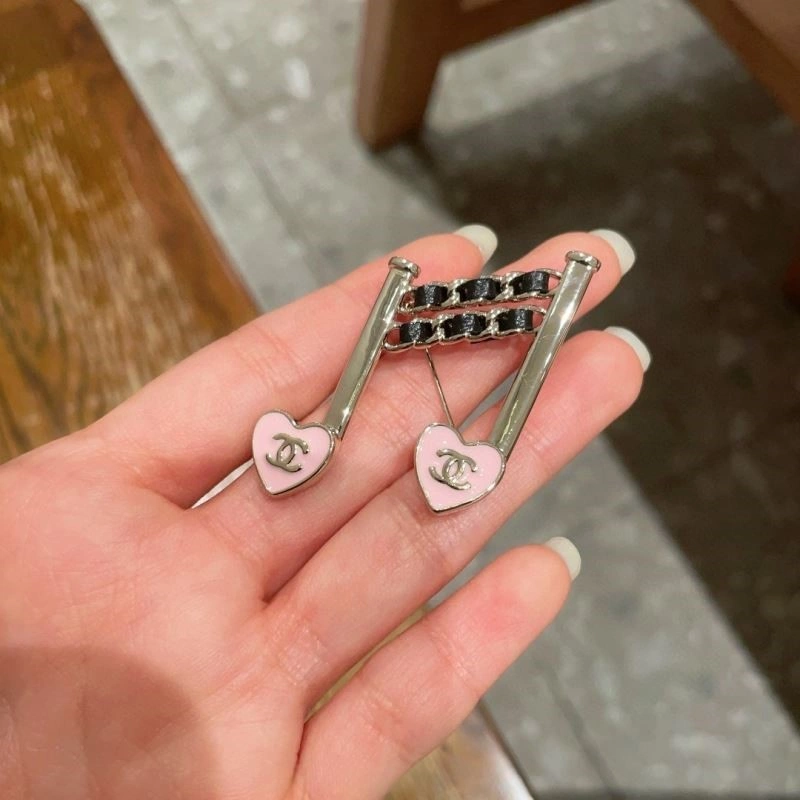 Brand-original Chanel Brooches