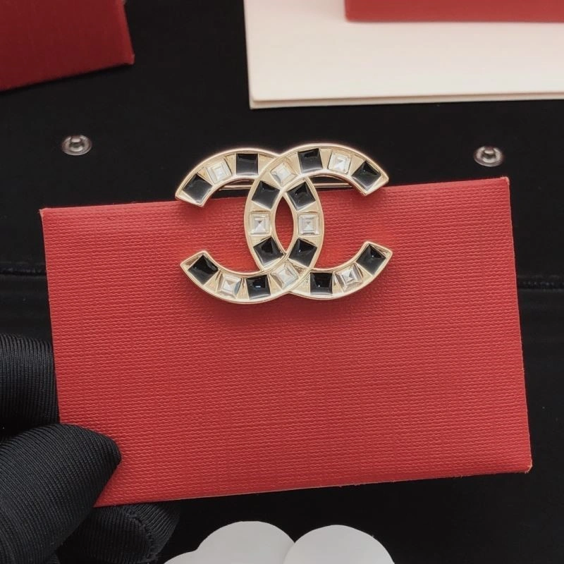 Brand-original Chanel Brooches