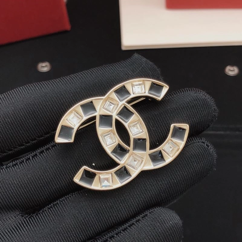 Brand-original Chanel Brooches