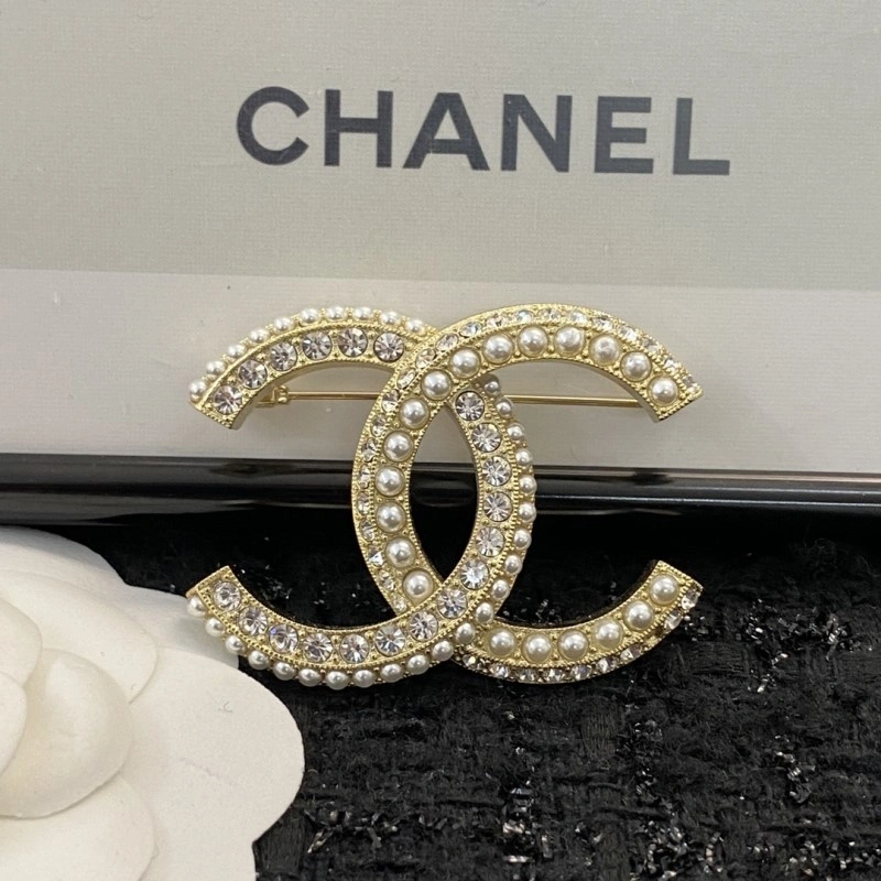 Accurate model Chanel Brooches