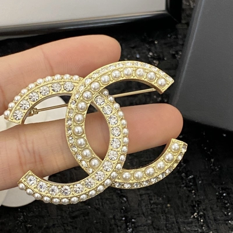 Accurate model Chanel Brooches