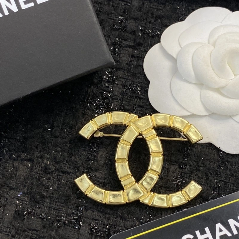Brand-original Chanel Brooches