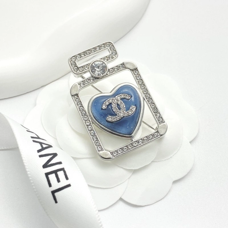 High fidelity Chanel Brooches