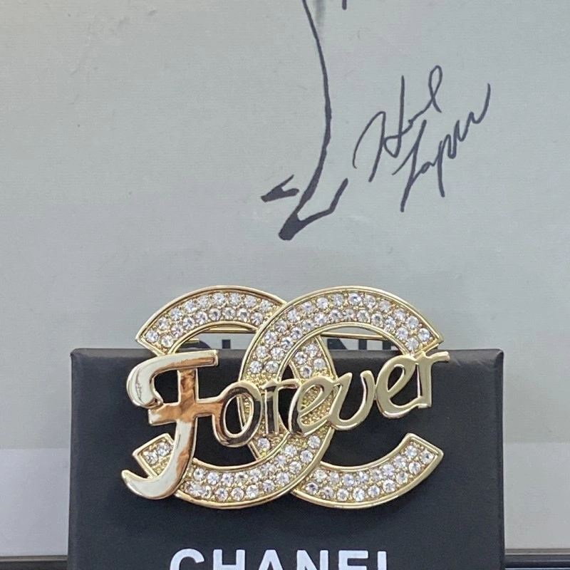 High fidelity Chanel Brooches