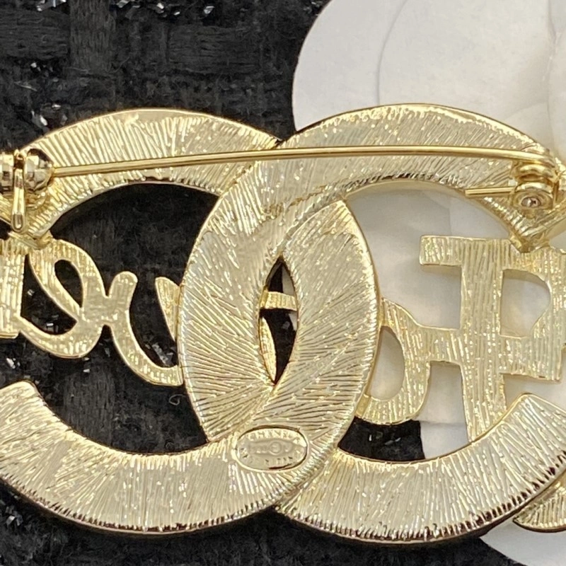 High fidelity Chanel Brooches