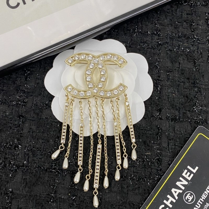 Accurate model Chanel Brooches