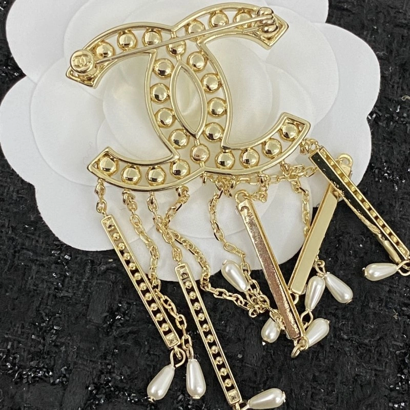 Accurate model Chanel Brooches
