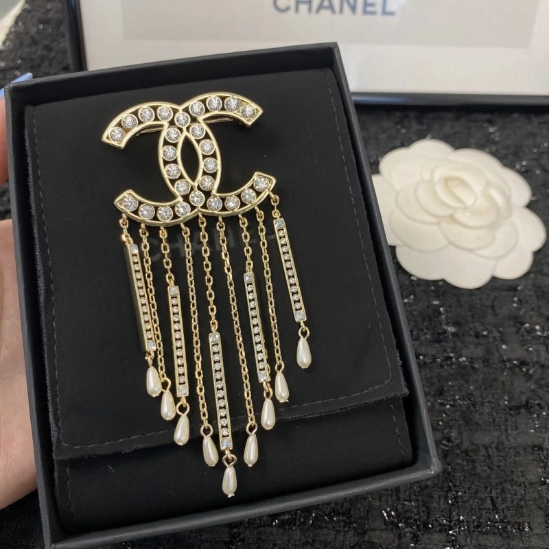 Accurate model Chanel Brooches
