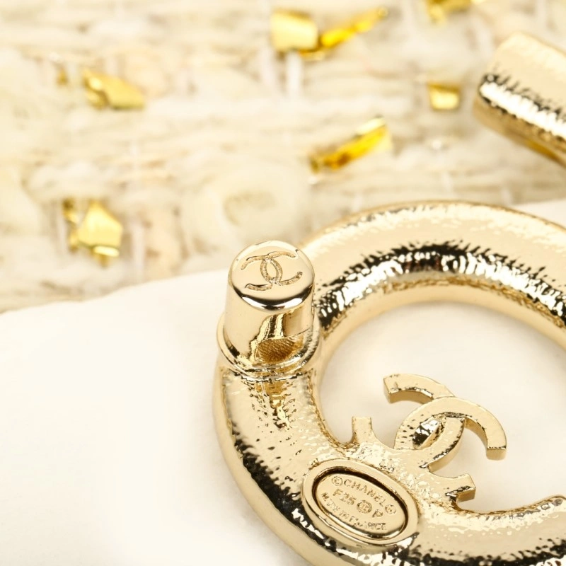 Accurate model Chanel Brooches