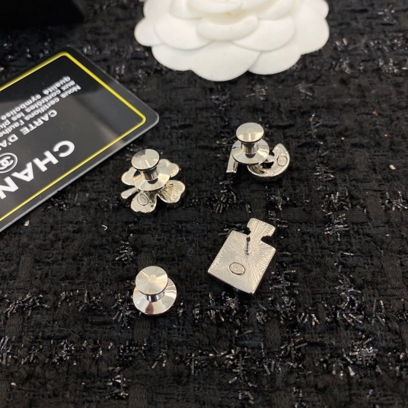 High accuracy Chanel Brooches