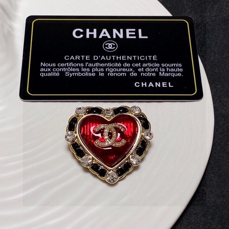 Low-cost Chanel Brooches