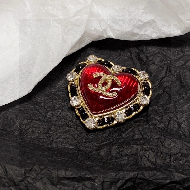 Low-cost Chanel Brooches
