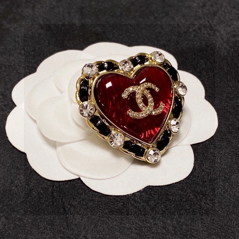Low-cost Chanel Brooches