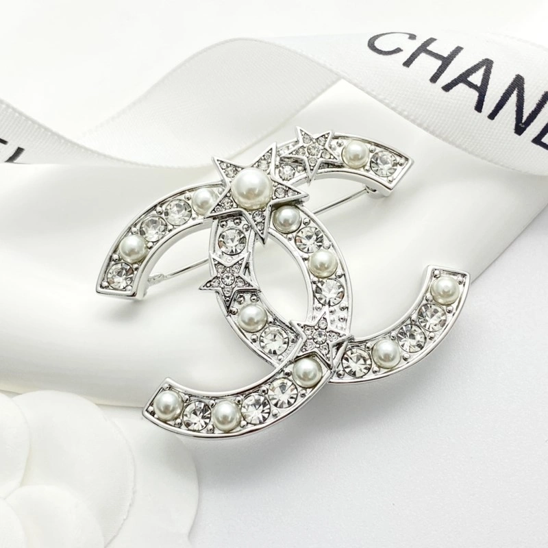 Accurate model Chanel Brooches