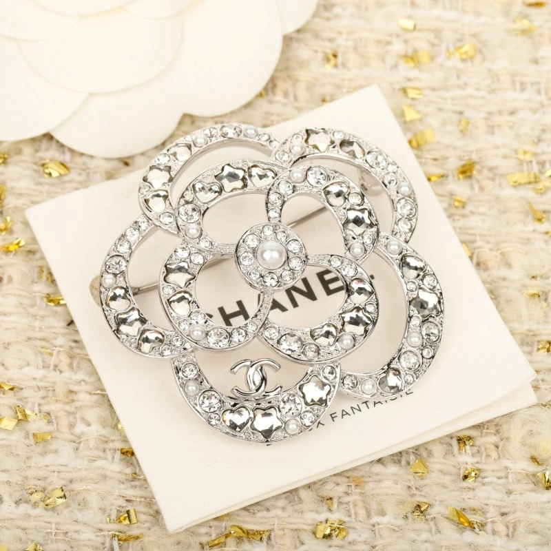 Top match Chanel Brooches
