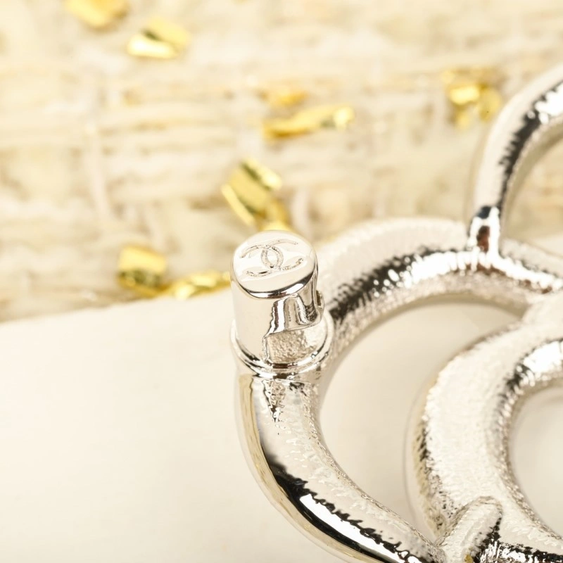 Top match Chanel Brooches