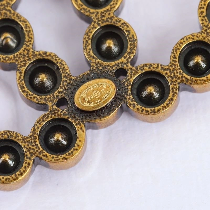 Accurate model Chanel Brooches