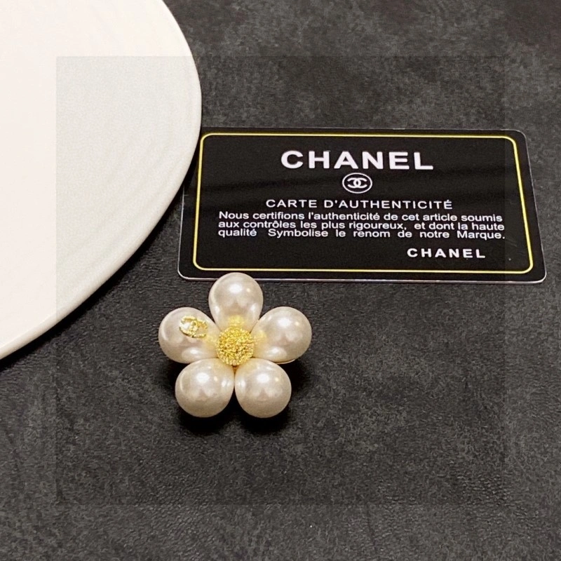 Accurate model Chanel Brooches