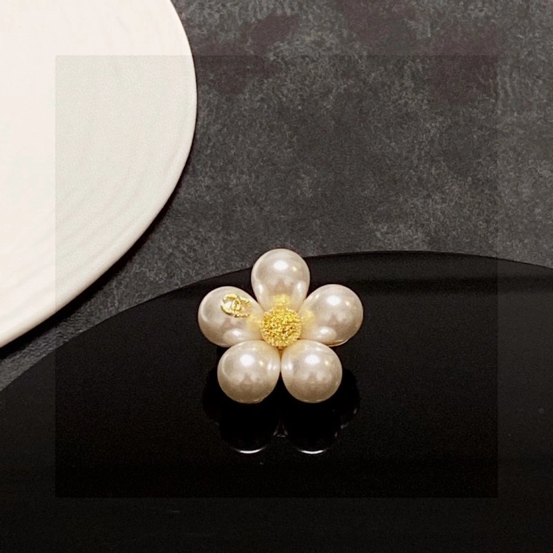 Accurate model Chanel Brooches