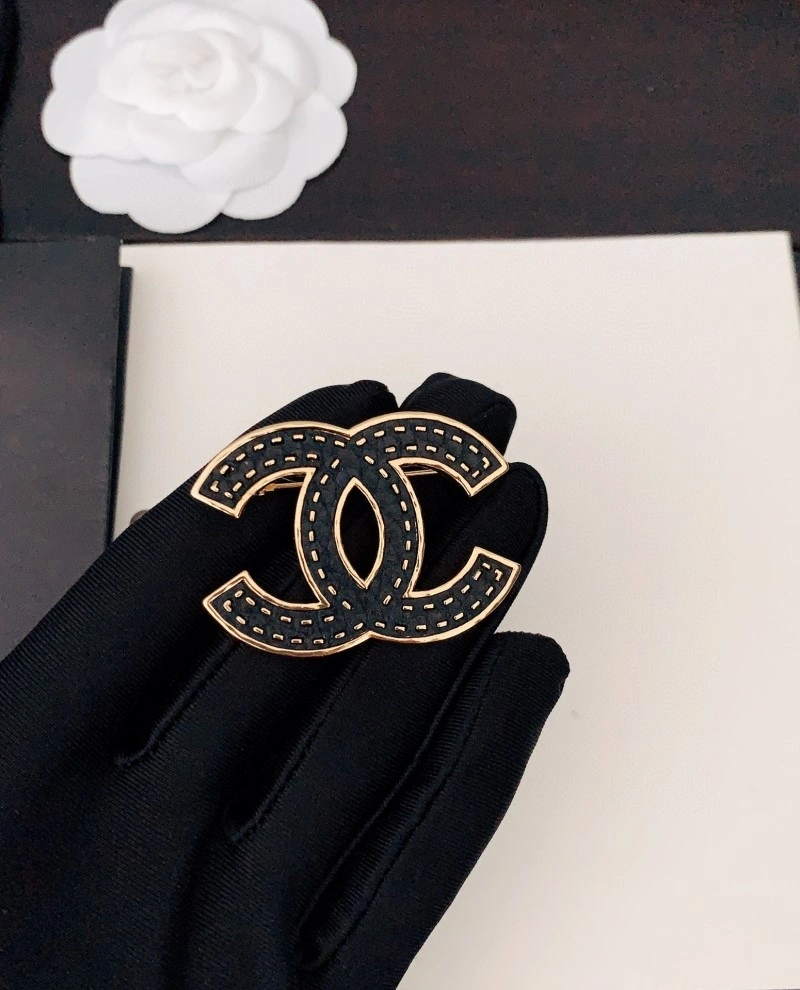 Brand-original Chanel Brooches