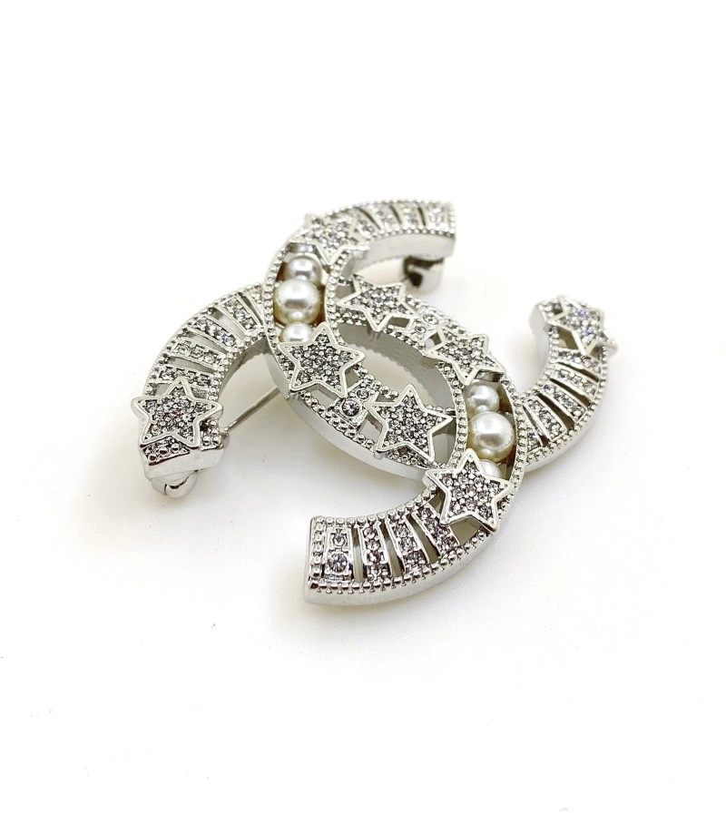 Low-cost Chanel Brooches