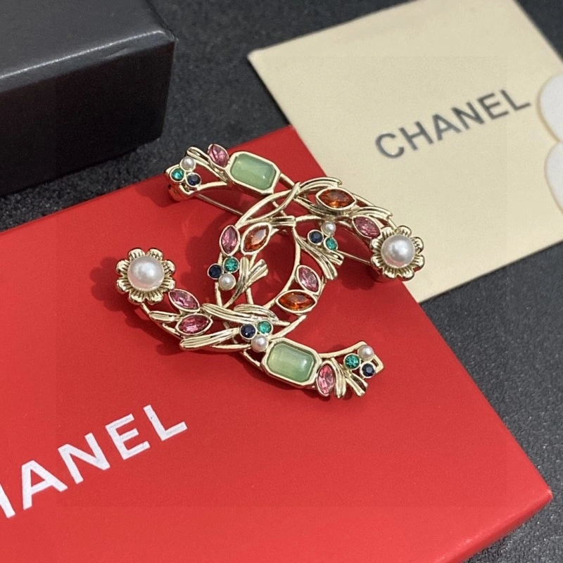 Top match Chanel Brooches