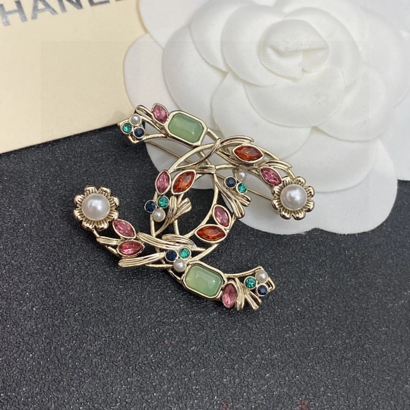 Top match Chanel Brooches