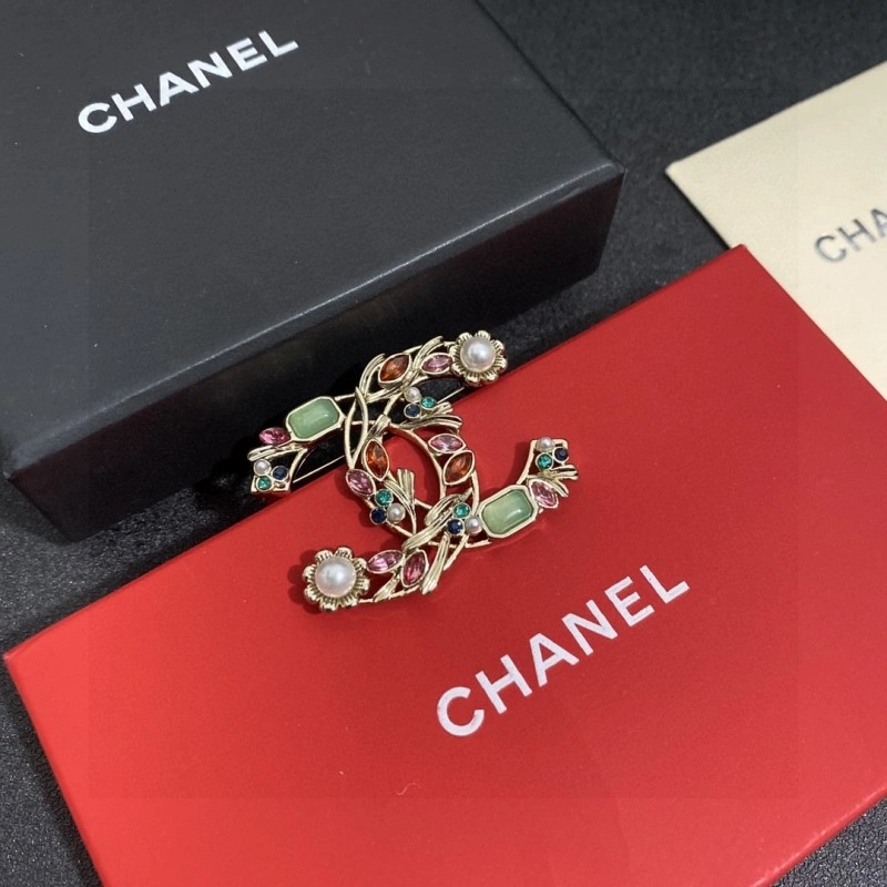 Top match Chanel Brooches