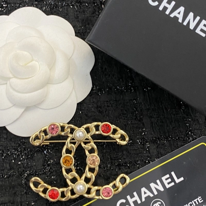 Low-cost Chanel Brooches
