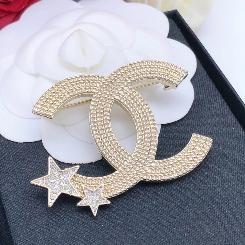 Top match Chanel Brooches