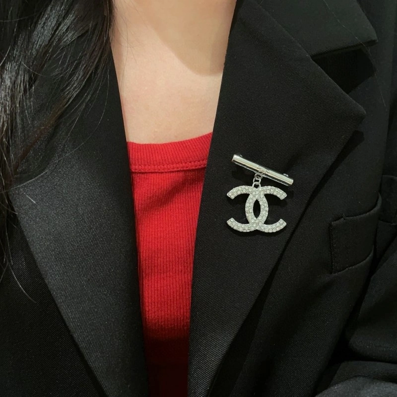 High fidelity Chanel Brooches