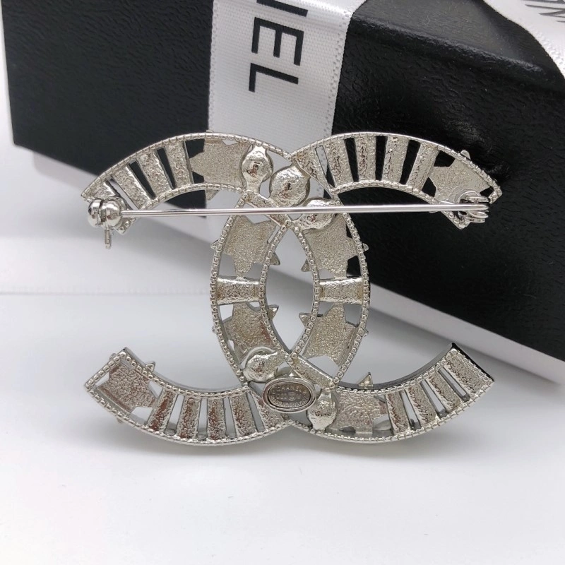 Top match Chanel Brooches