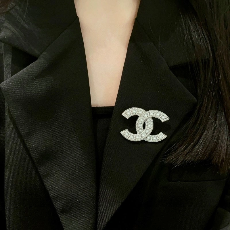 High fidelity Chanel Brooches