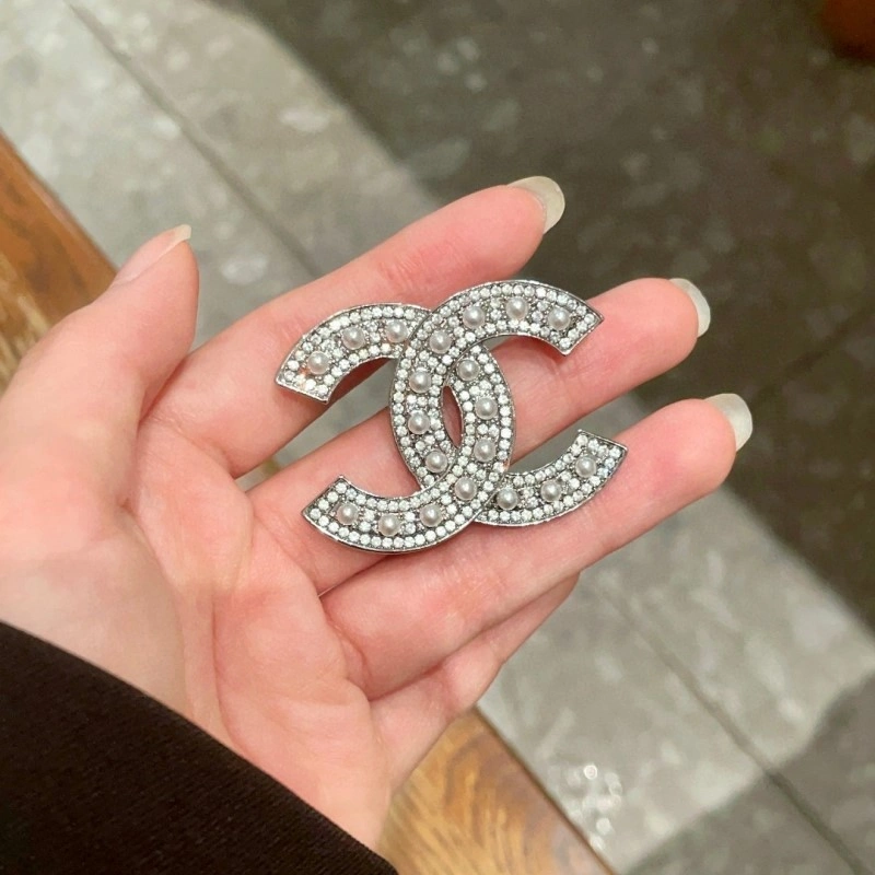 High fidelity Chanel Brooches