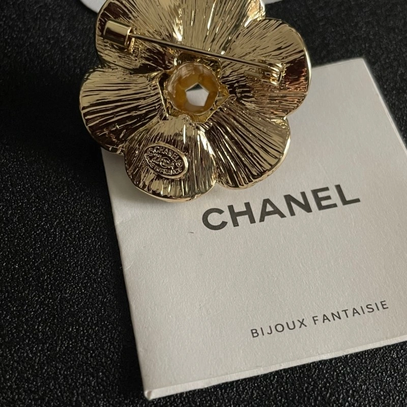 Low-cost Chanel Brooches
