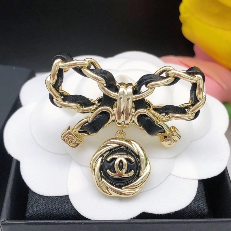 Low-cost Chanel Brooches