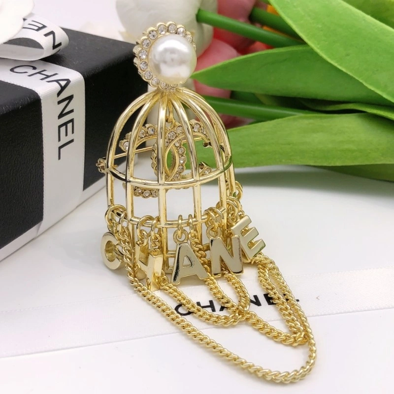 Top match Chanel Brooches